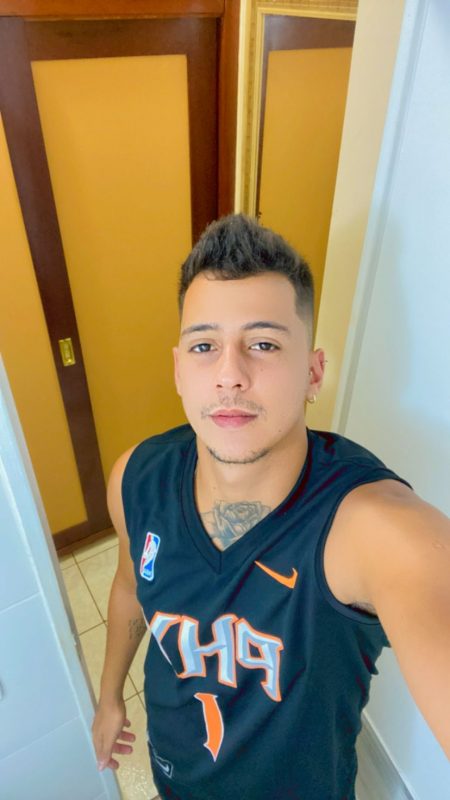 OFF: Garoto de programa lindo encanta BH com seu jeito meigo - PAN - pandlr